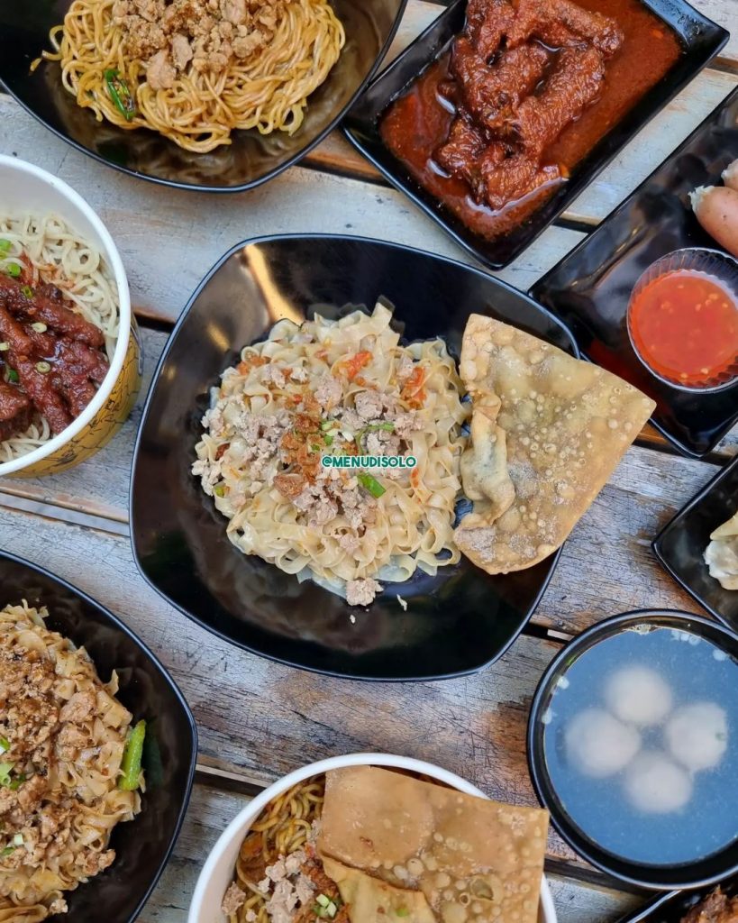Buku Harga Menu Baru Mie Keprabon Solo - Buku Menu di Solo Terbaru