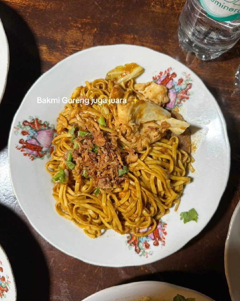 Buku Harga Menu Bakmi Jawa Mbah Mangoen di Solo - Buku Menu di Solo Terbaru